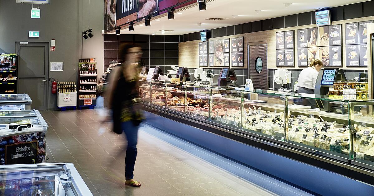 Edeka-Chef schreibt speziellen Aushang für Kunden - "kein Geld mehr"