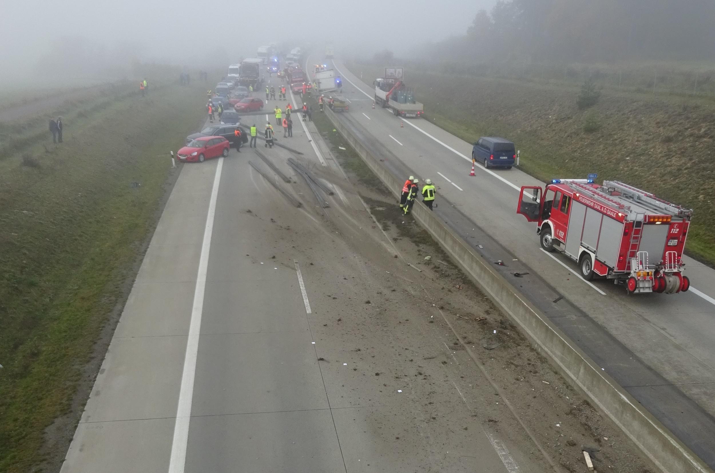 Unterfranken: Spektakulärer Unfall auf der A71 - Bildergalerie