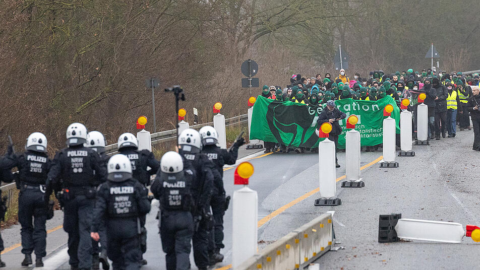 Proteste in Gießen gegen AfD-Jugend-Neugründung - Polizei zieht Bilanz