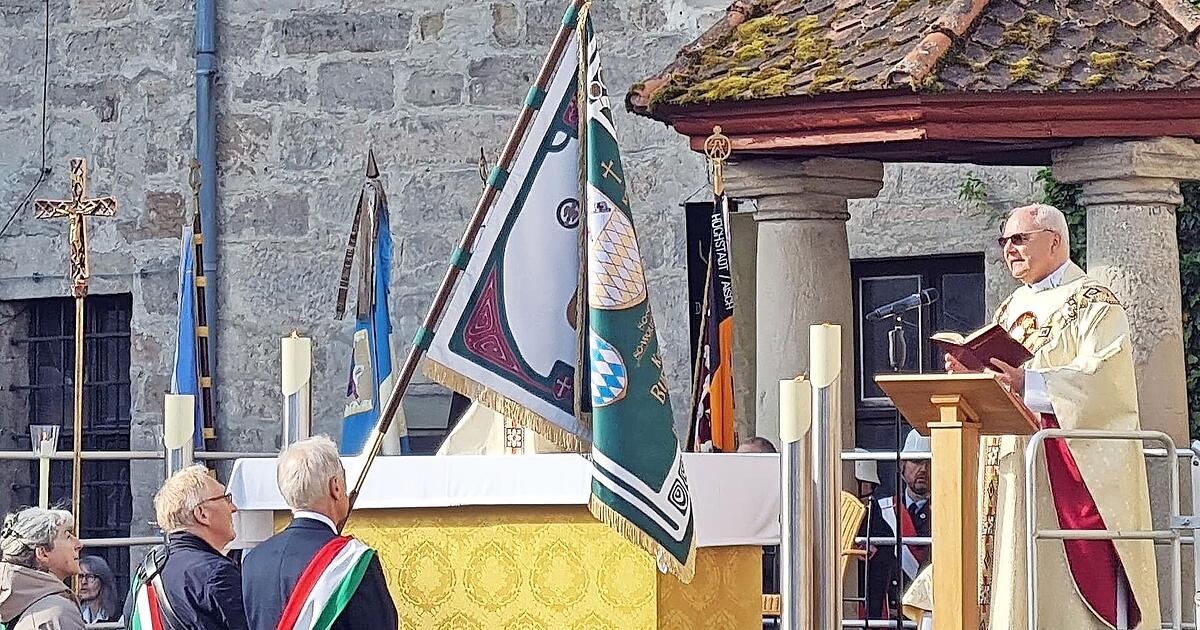 Zum Schutz des Originals: Verein klont historische Fahne