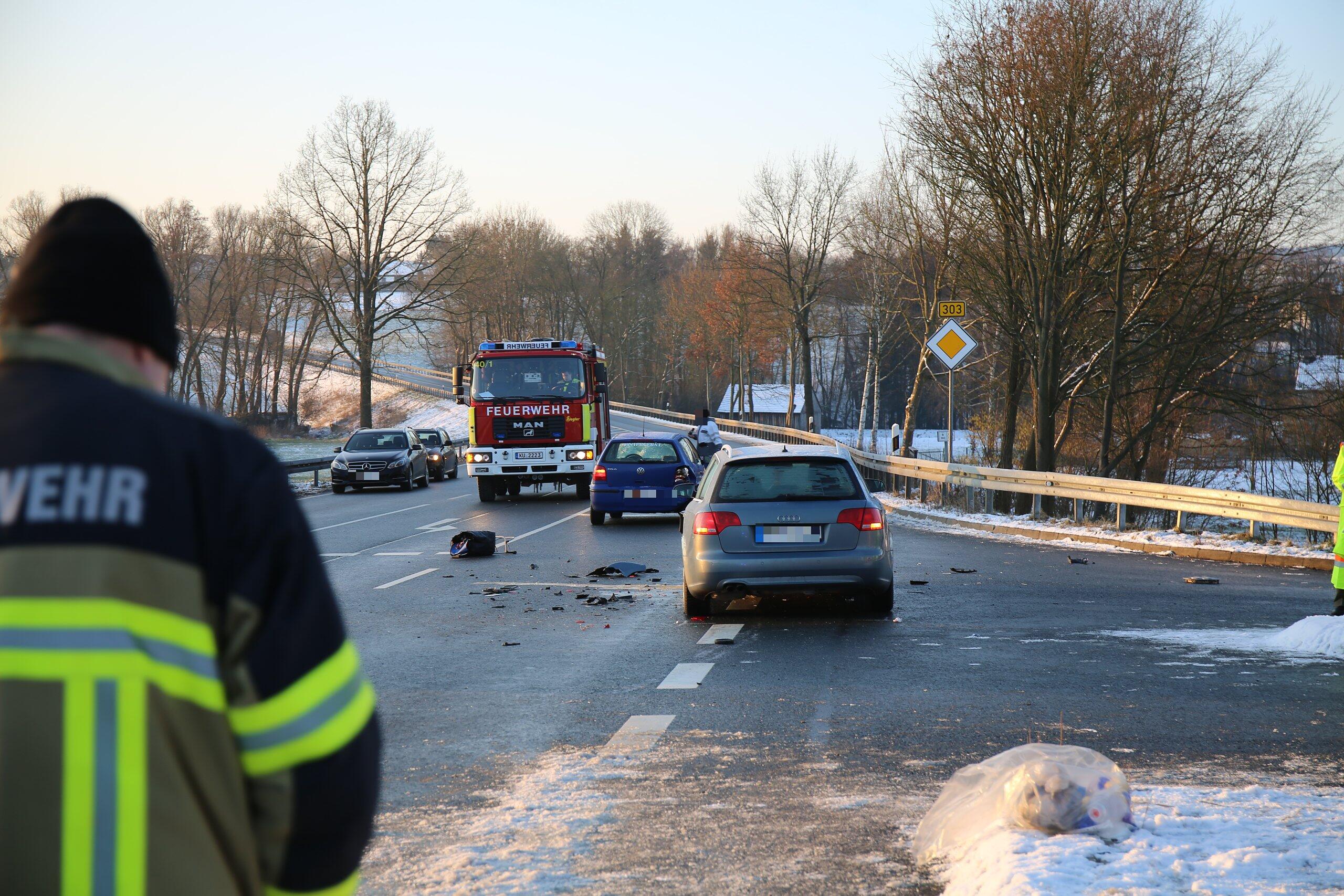 Bilder von: Tödlicher Unfall auf B303, Fußgänger überfahren