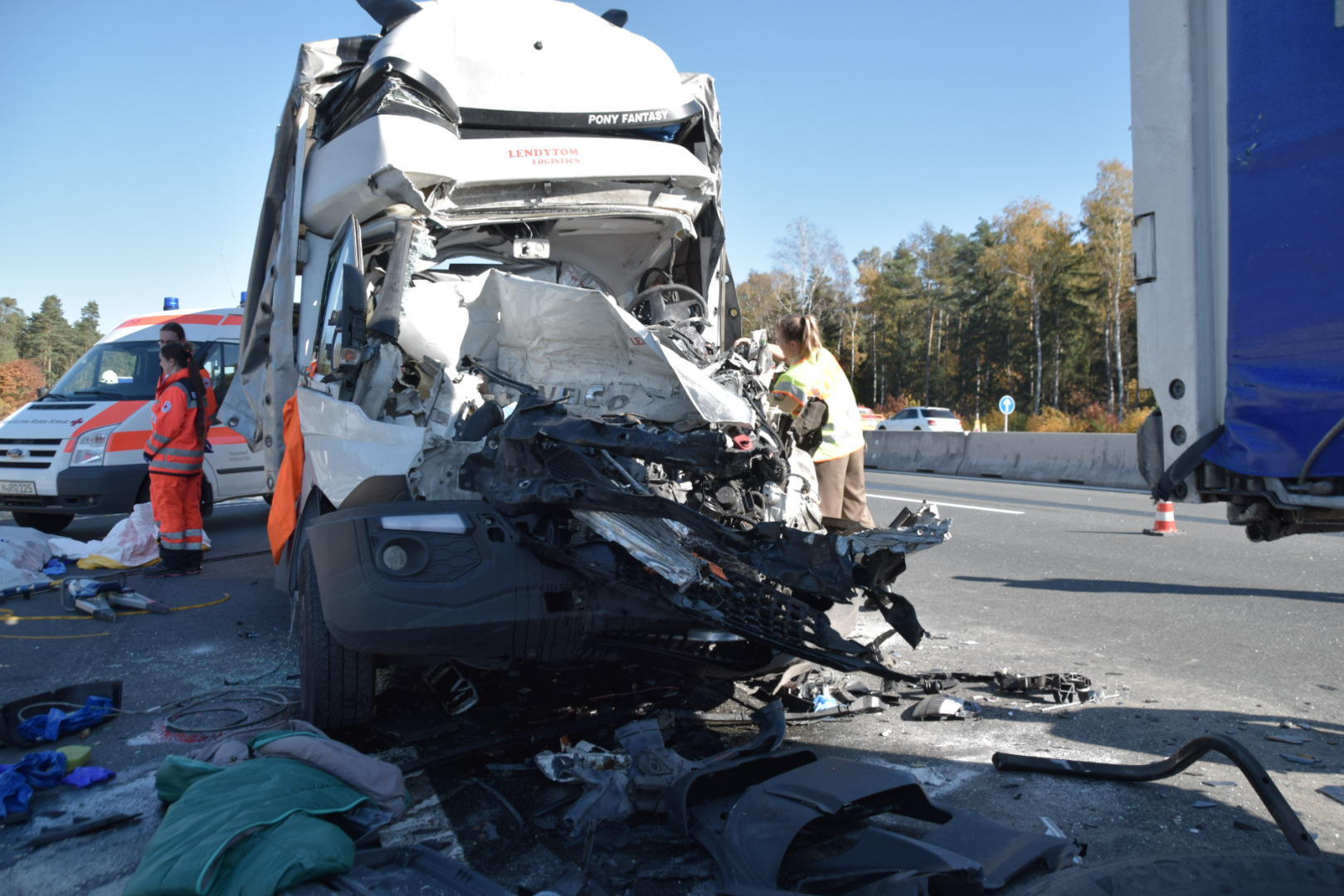 Tödlicher Unfall auf der A6 bei Nürnberg - Bildergalerie
