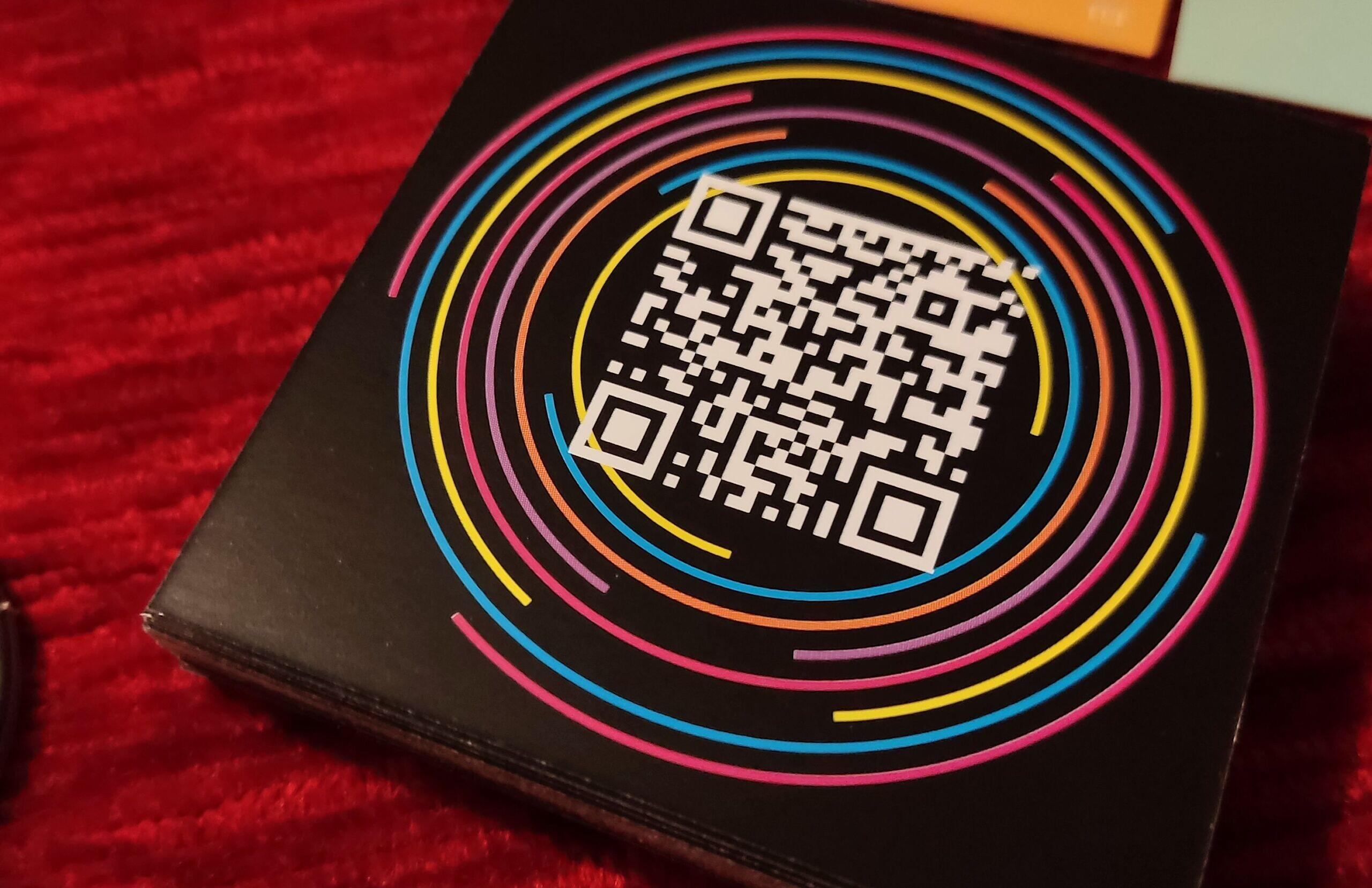 Spiele-Test "Hitster": So gut ist das Party-Musikspiel mit Spotify ...