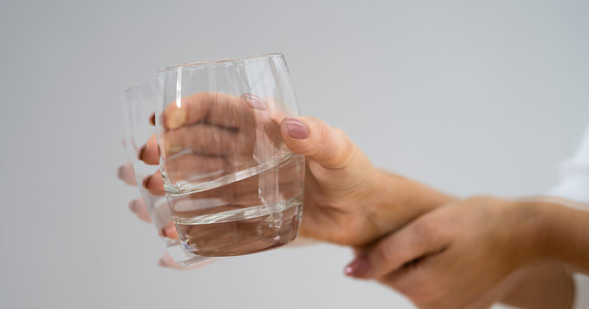 Zittern, aber kein Parkinson? Alles über den essenziellen Tremor und ...