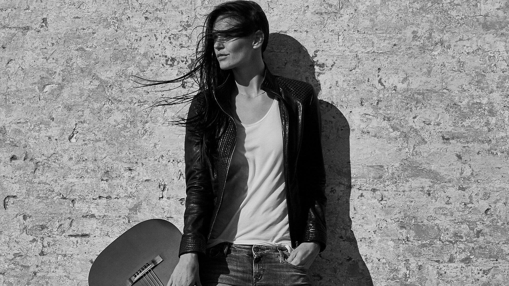 Susan Wolf tritt in der Alten Synagoge auf