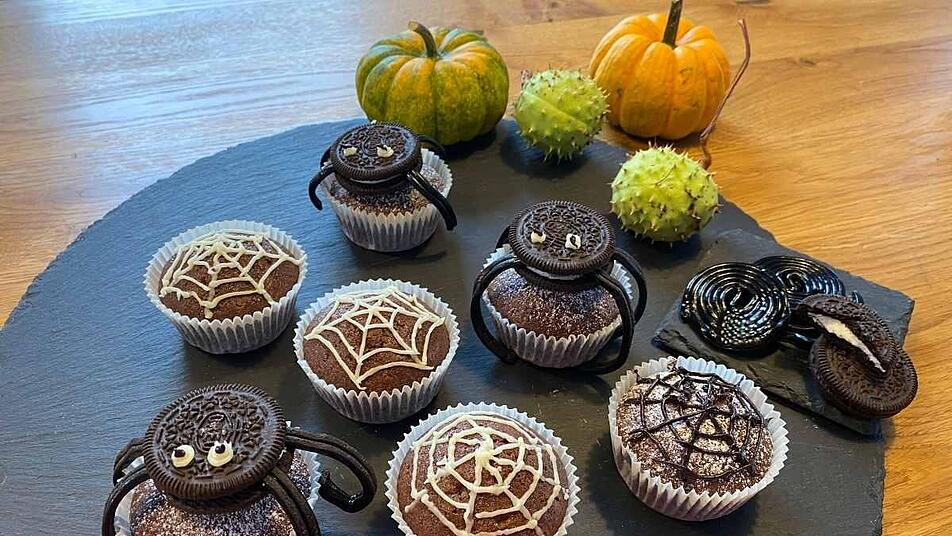 Zu Halloween: Muffins verzieren