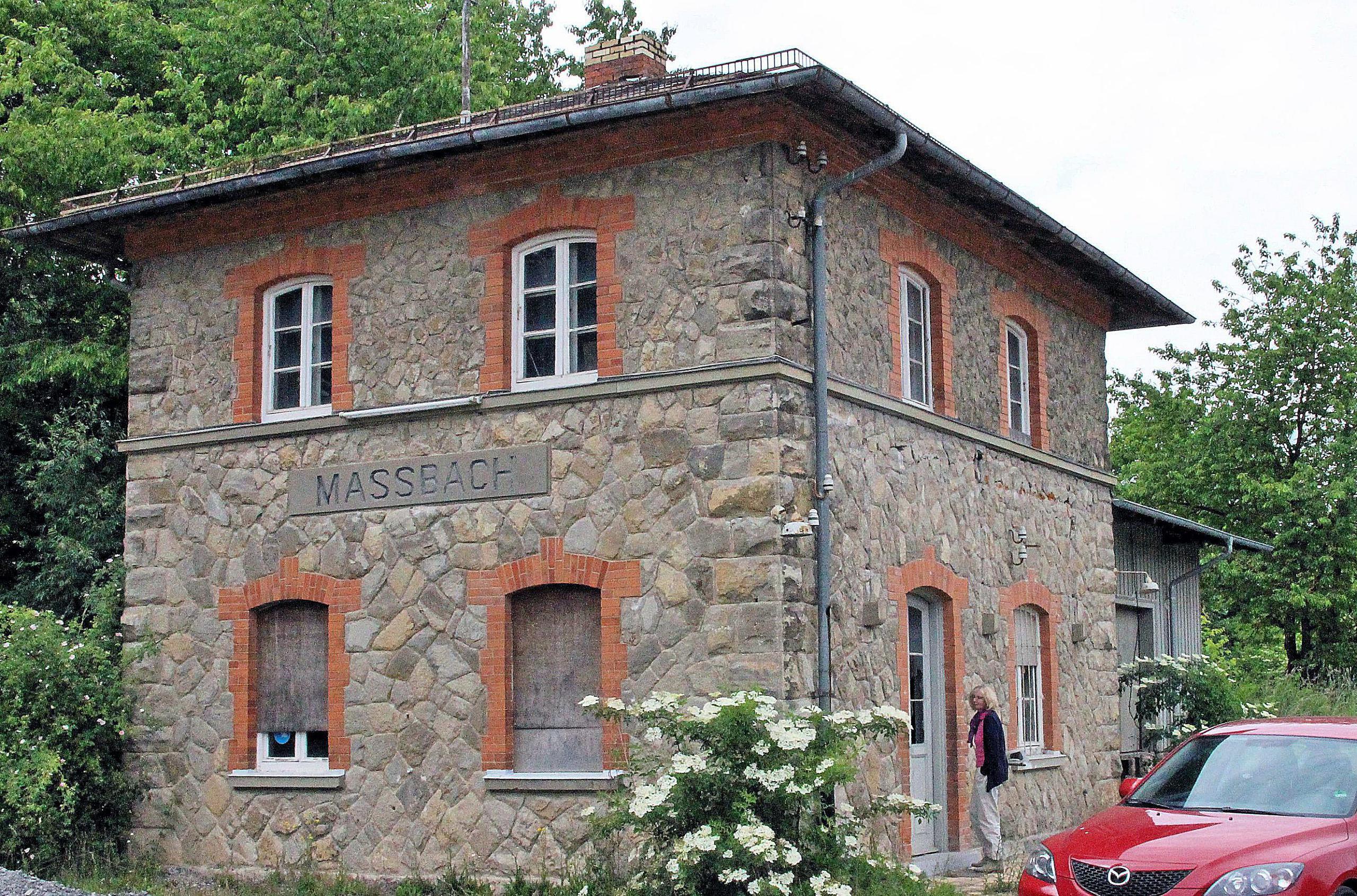Maßbachs alter Bahnhof soll gekauft werden