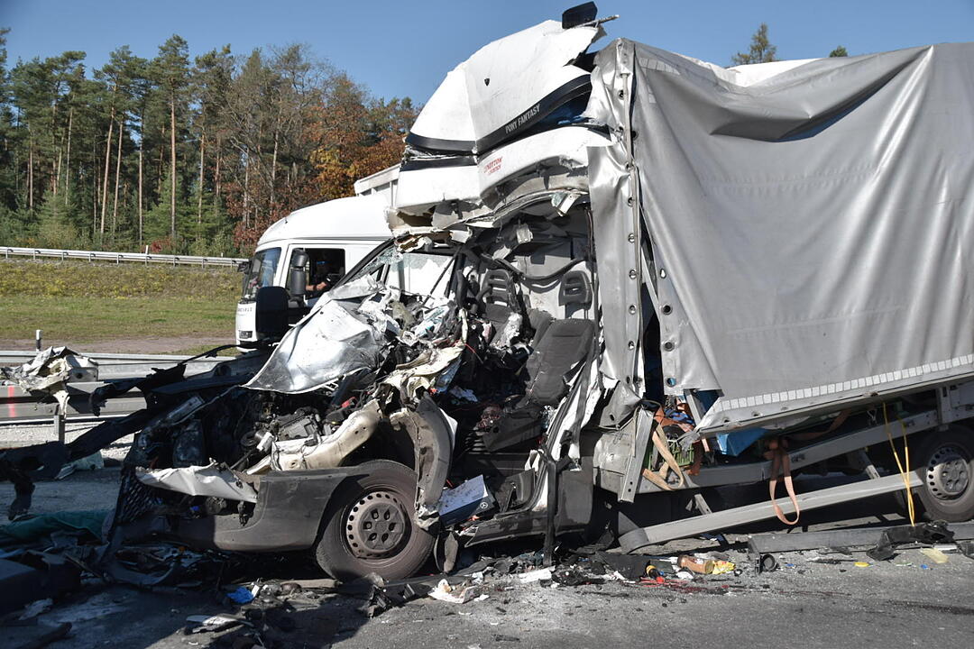 Tödlicher Unfall auf der A6 bei Nürnberg - Bildergalerie