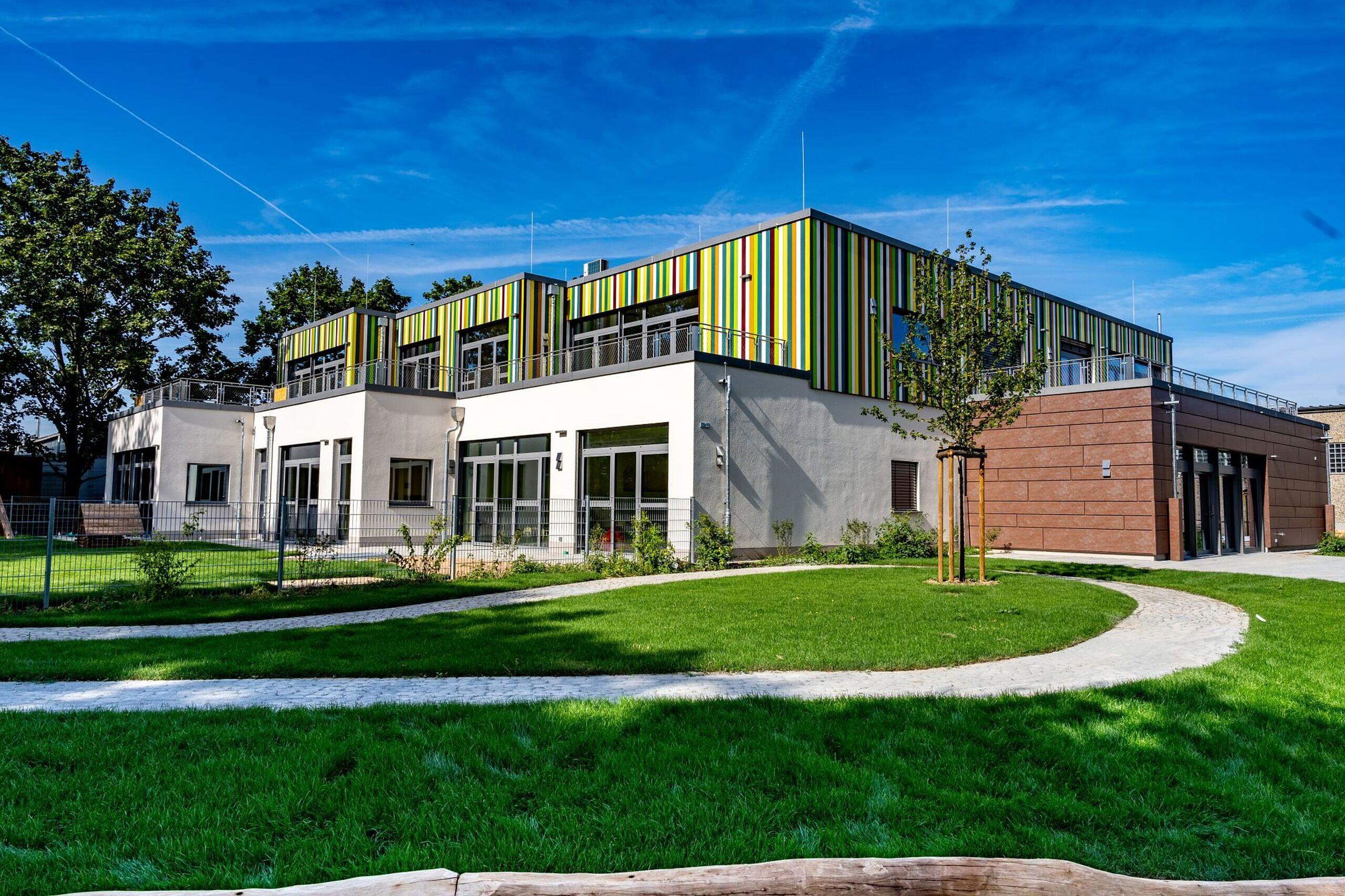 Forchheim: In "Rekordzeit" fertiggestellt - Kinderhaus "Wunderland" an BRK übergeben