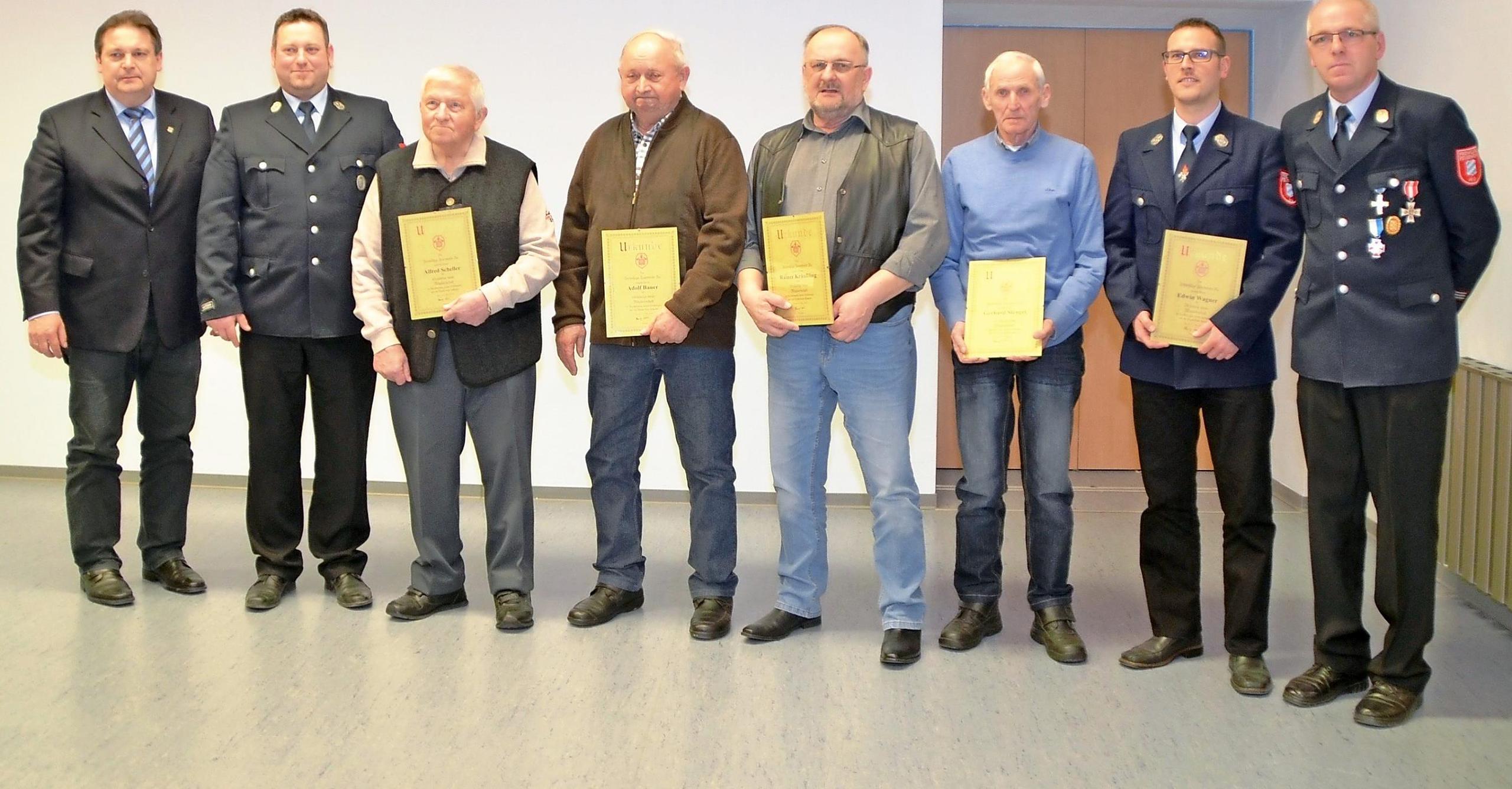 Jahrzehntelang dem Feuerwehrverein treu