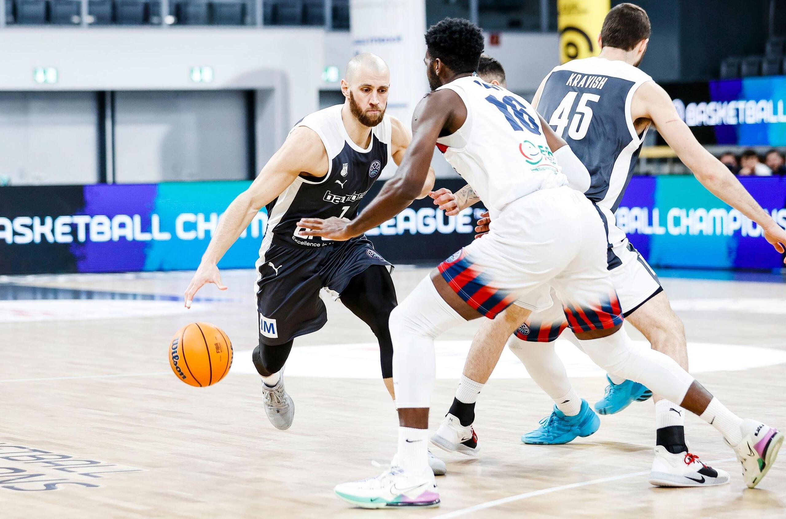 Brose Bamberg gewinnt das letzte Gruppenspiel in der Basketball ...