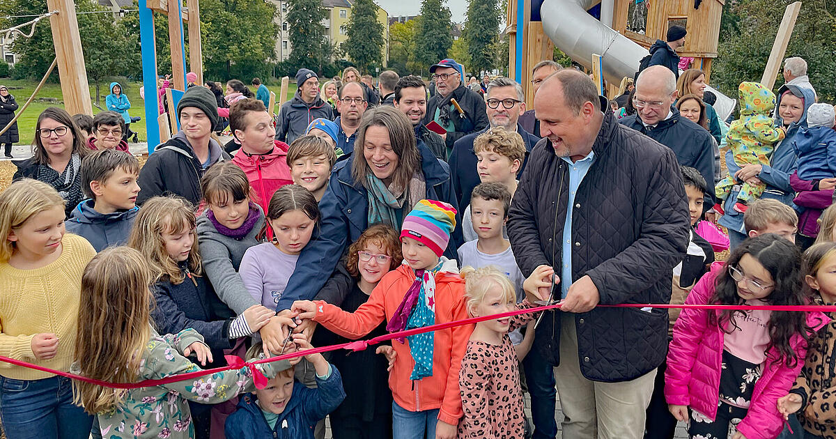 Nürnberg: Neue inklusive Spielanlage in Langwasser eröffnet - "Spiel ...