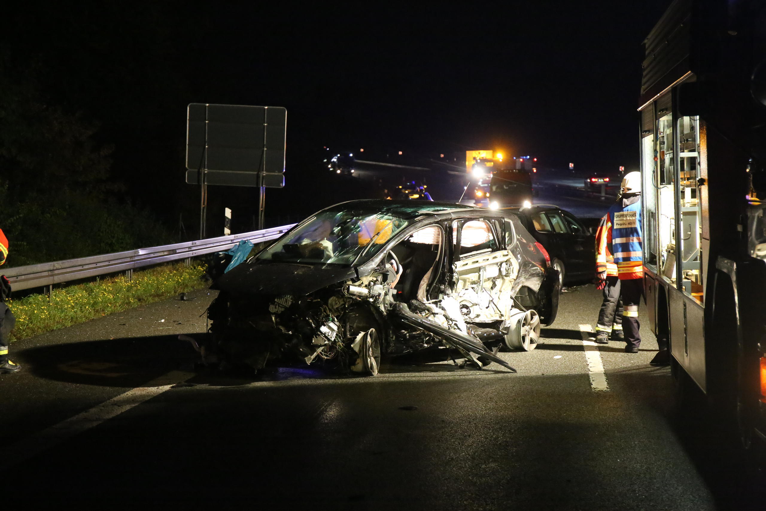 Bilder von: Schwerer Unfall auf A9 - mehrere Verletzte