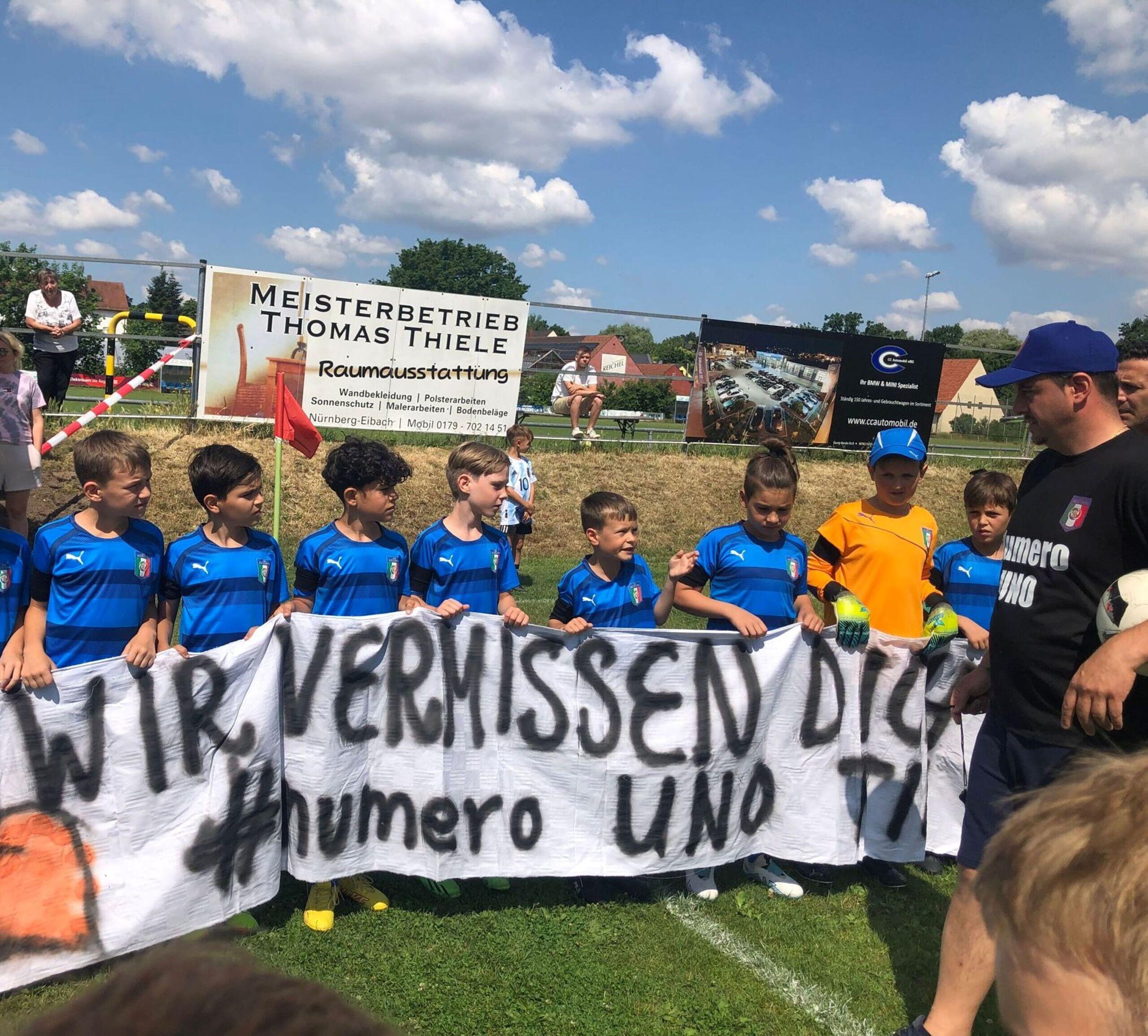 Achtjähriger Tim aus Nürnberg gestorben - sein Fußball-Verein widmet ...