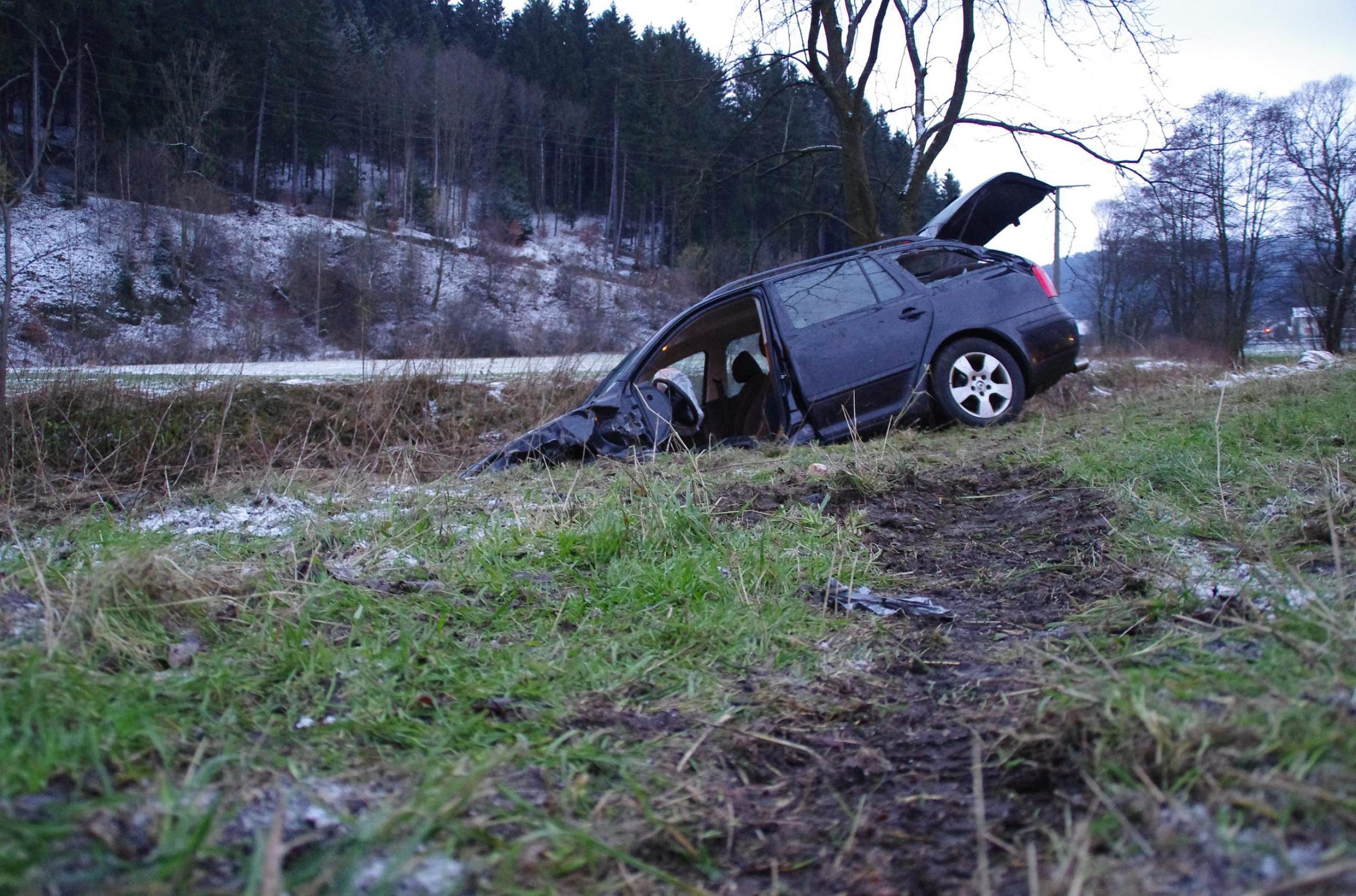 Landkreis Kronach: Schwerer Unfall mit fünf Fahrzeugen auf B85