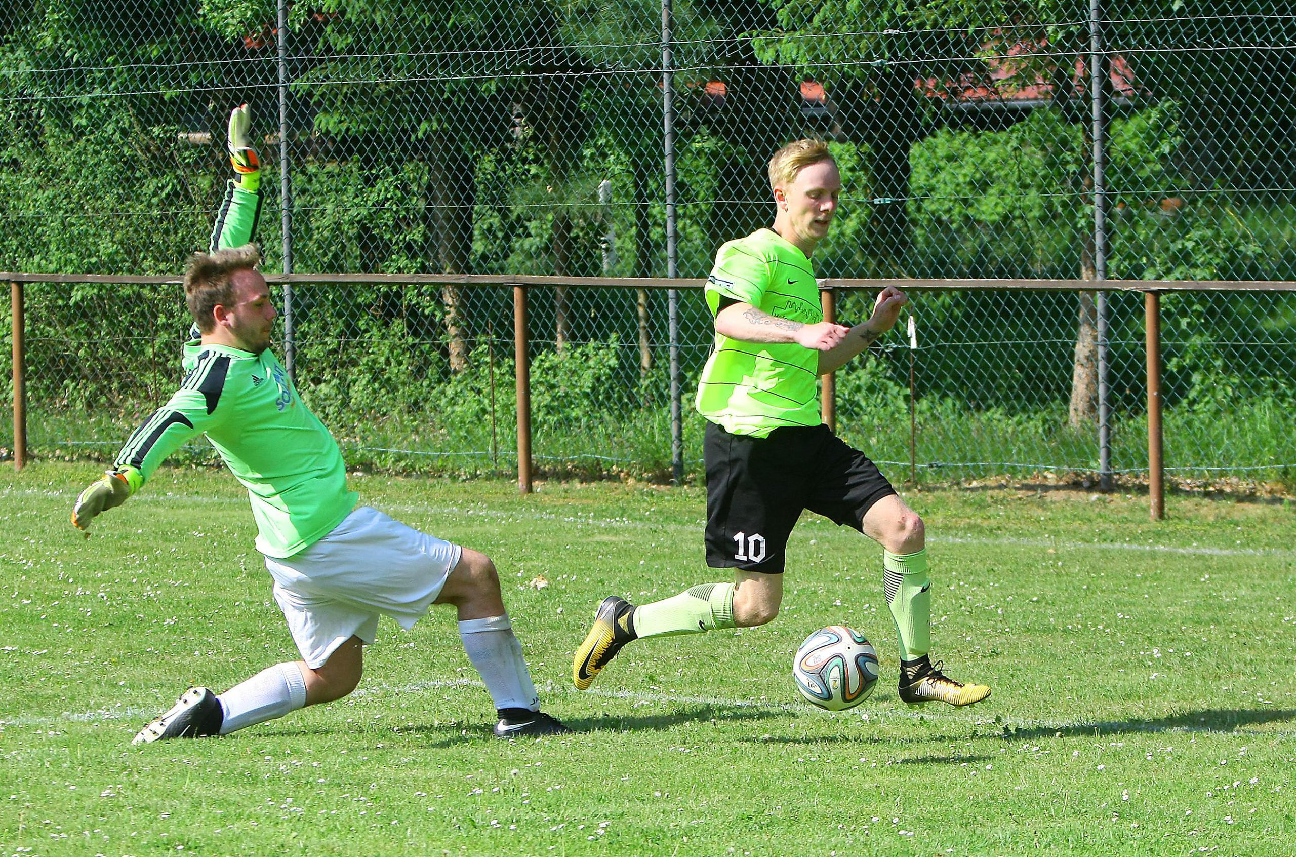 A-Klasse 6: Beide Titelkandidaten siegen deutlich