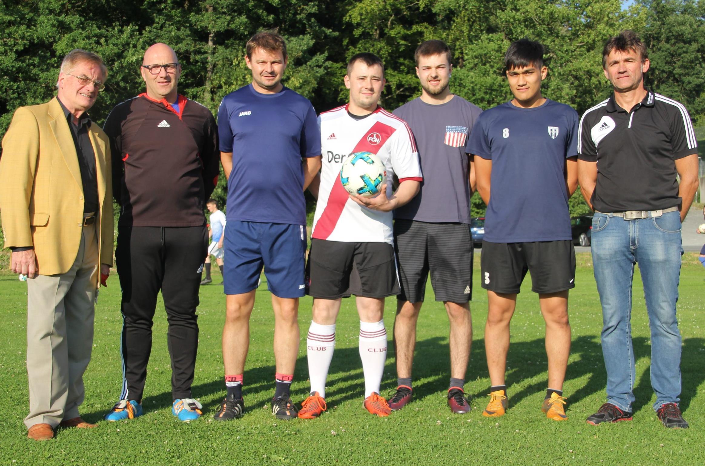 Neue Trainer und Spieler beim SCW Obermain