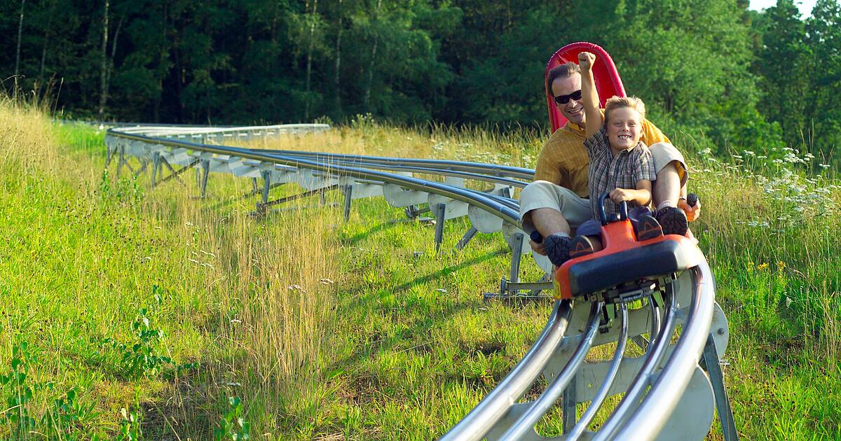 Adrenalin und Sommerfreude: Zwei fränkische Rodelbahnen erobern Top 10 ...