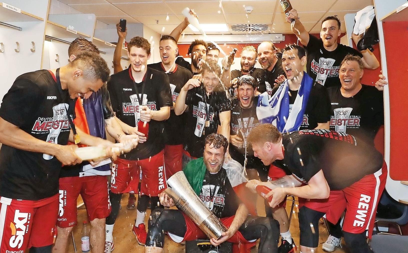 Brose Bamberg zum neunten Mal Basketball-Meister: So feiert das Team ...