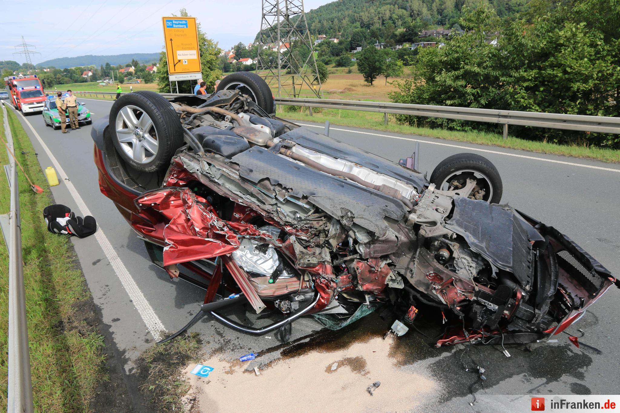 Bilder von: Schwerer Unfall in Kulmbach: Auto überschlägt sich auf B289