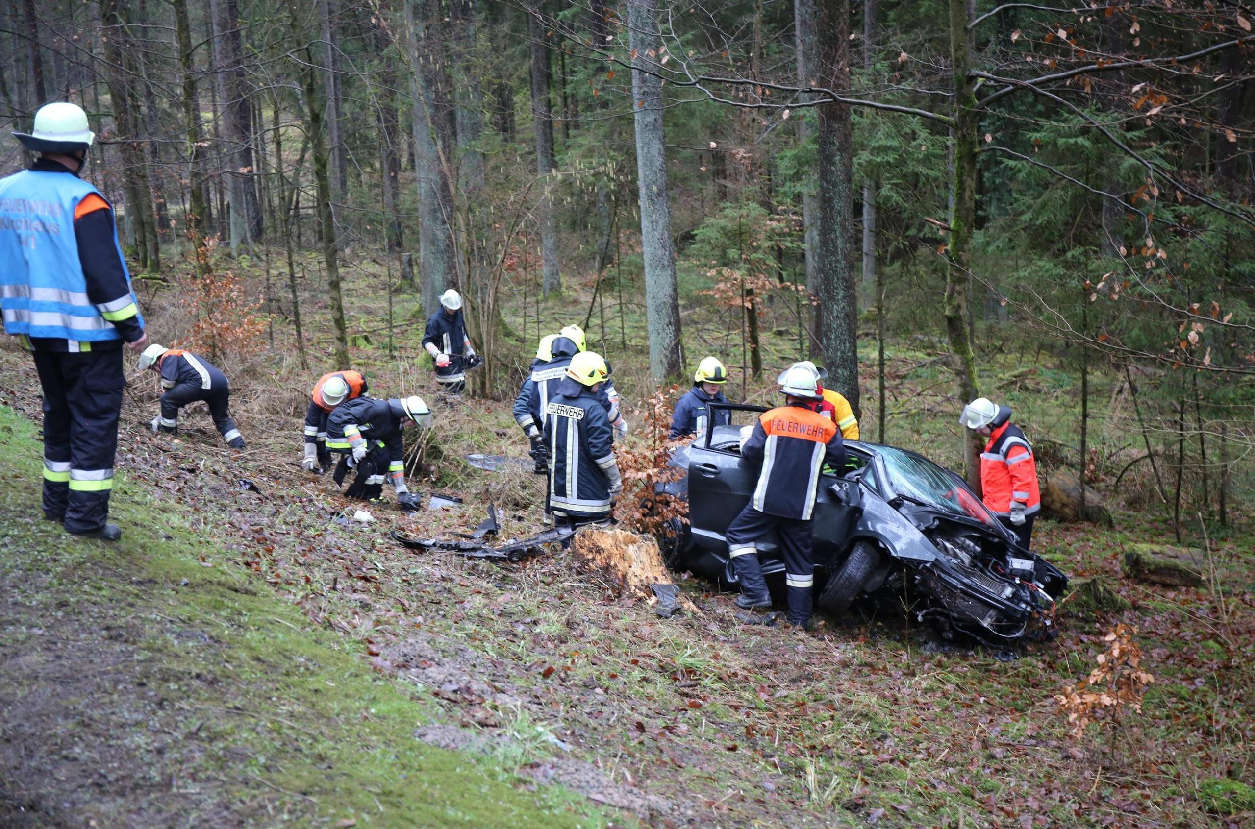 Schwerer Unfall auf B85 zwischen Kulmbach und Kronach