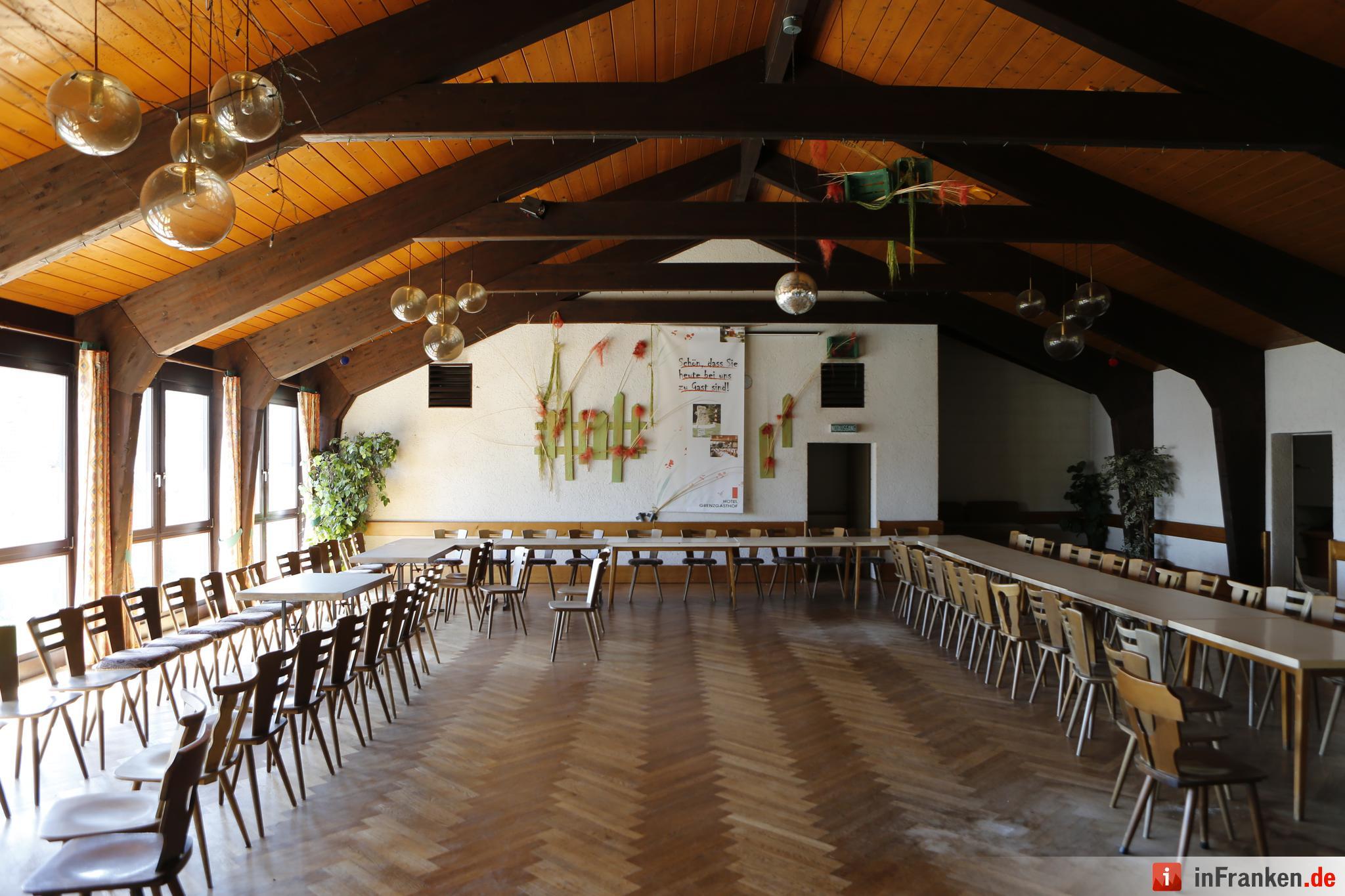 Bilder von: Angie Katze eröffnet Schlagerhotel