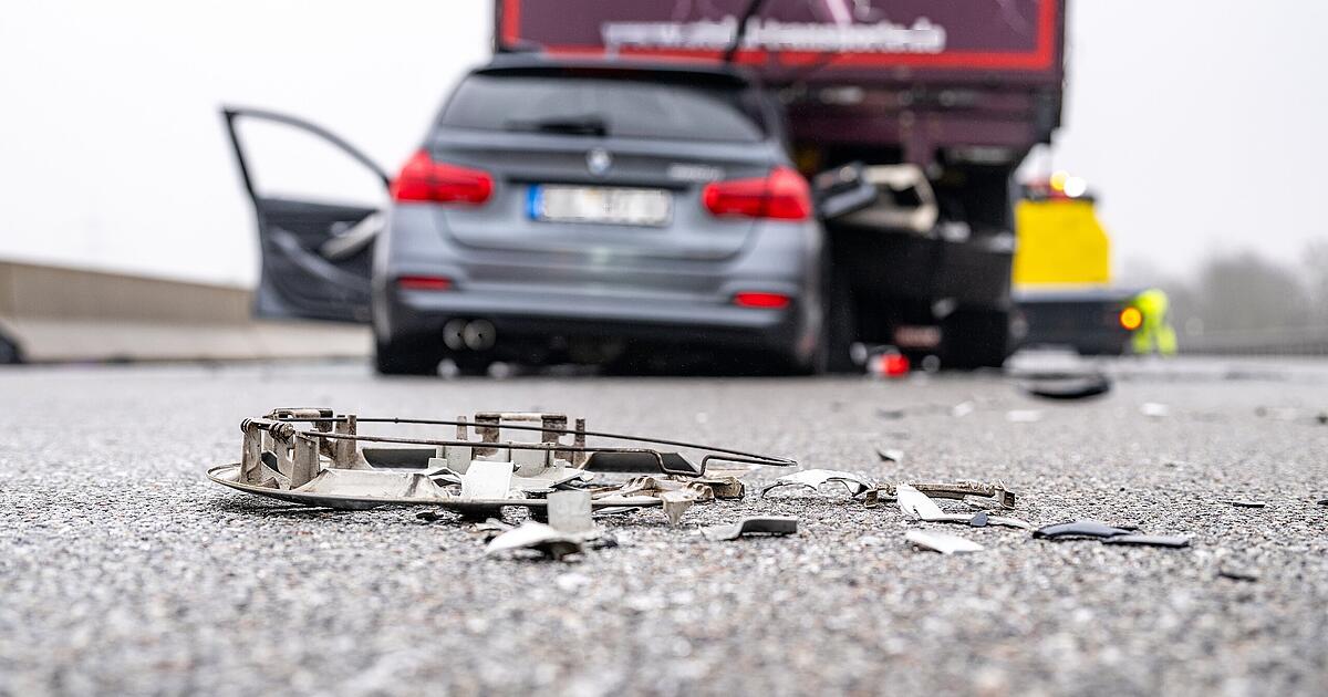 Kreis Main-Spessart: 6 Fahrzeuge krachen auf A7 ineinander - mehrere Verletzte