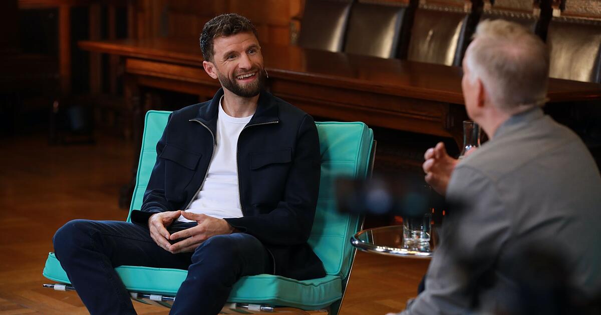 "Ich habe die Fußballschuhe dabei": Thomas Müller spricht über ...