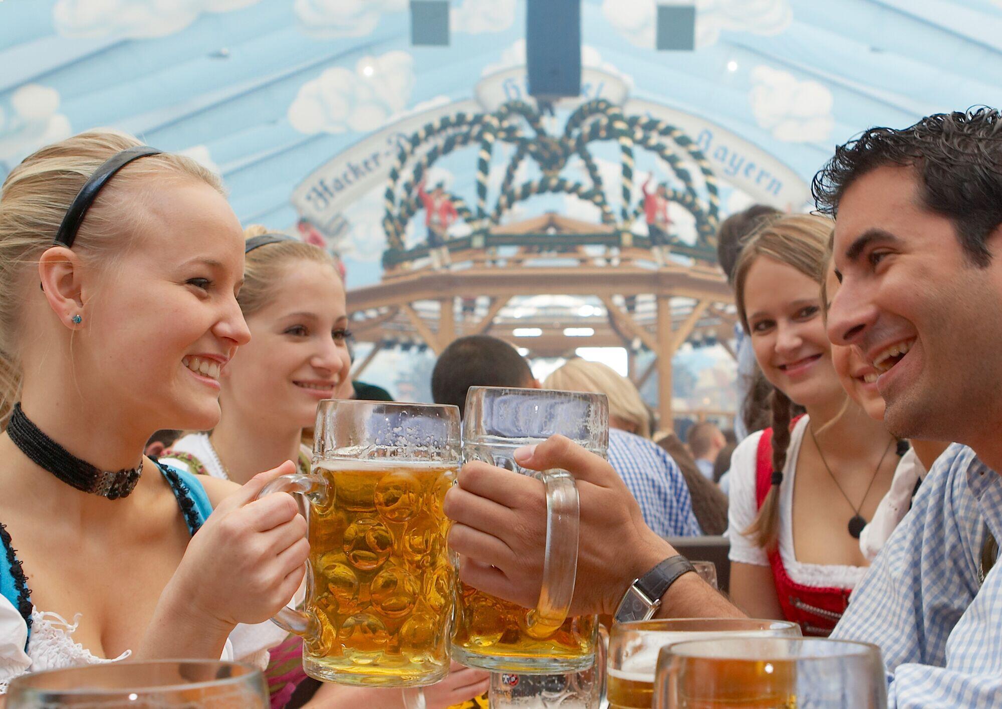 Oktoberfest 2022: Tipps für dein Wiesn-Outfit - was trägt man dieses Jahr?