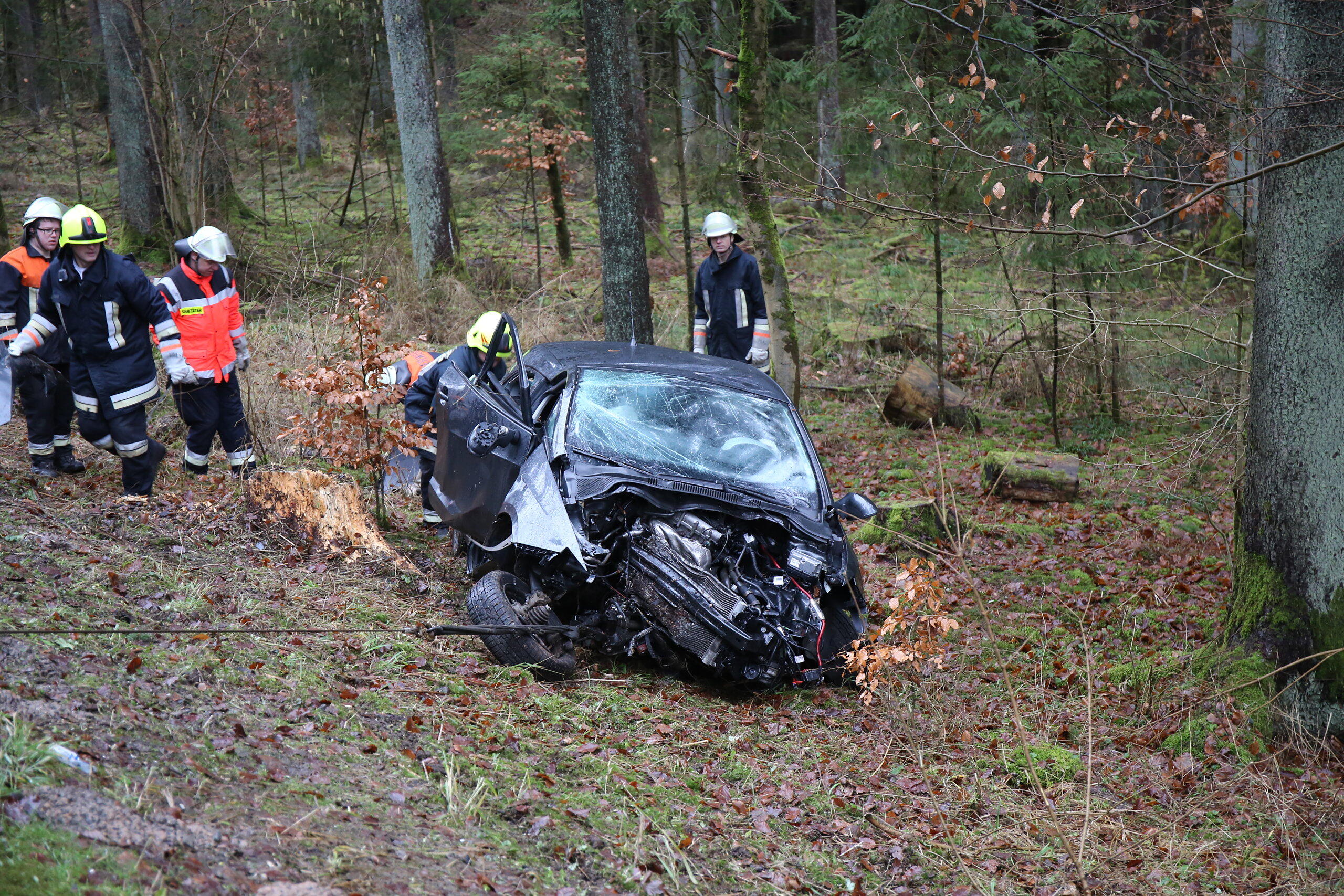 Junger Mann stirbt bei Unfall zwischen Kulmbach und Kronach - Bildergalerie