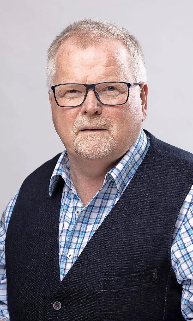 35 Jahre nach dem Mauerfall: Eberhard Schellenberger liest aus „Deckname Antenne“