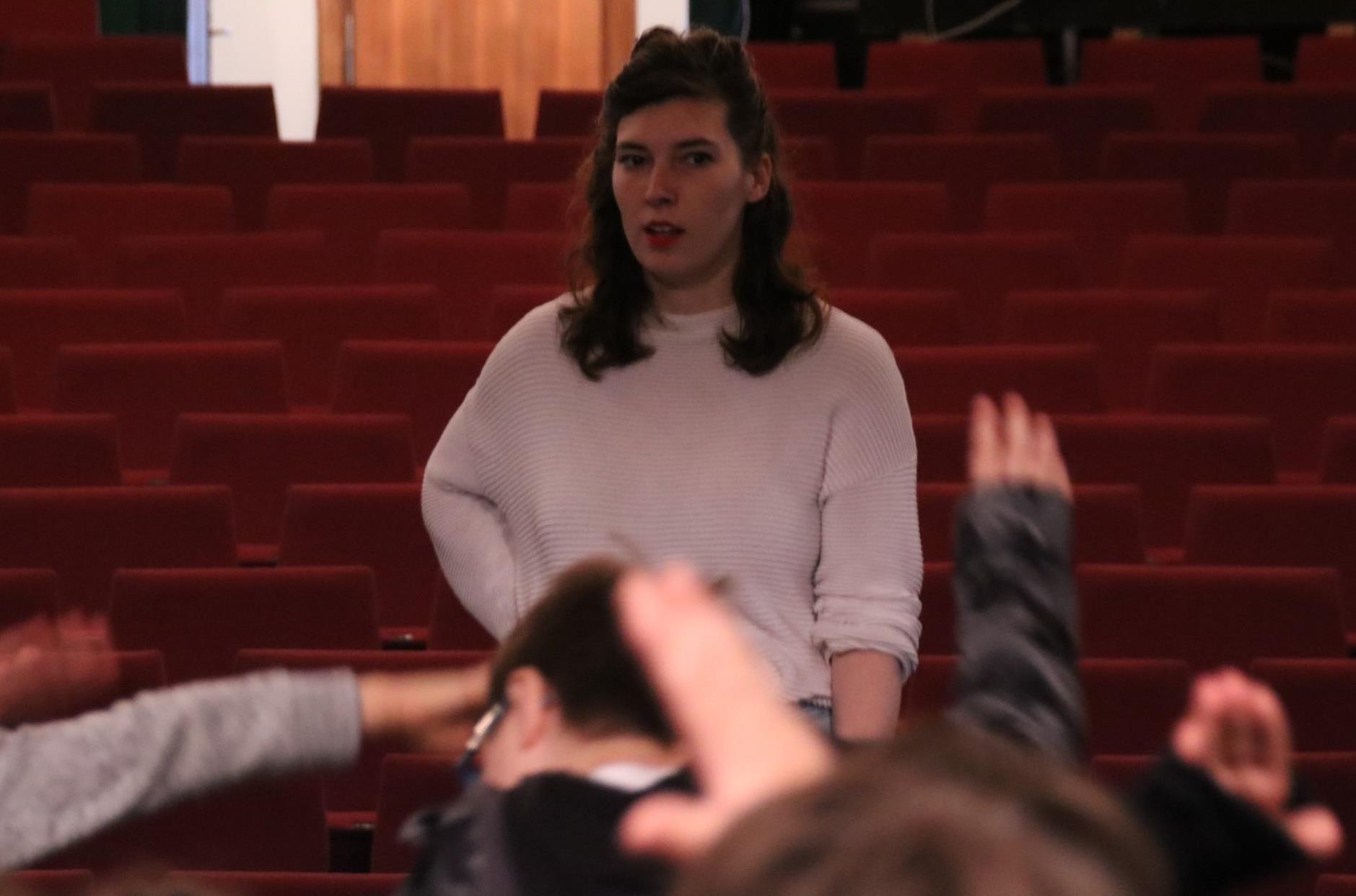 Das Schreckliche ist ihr Ding: Parade-Regisseurin Luise Kautz im Interview