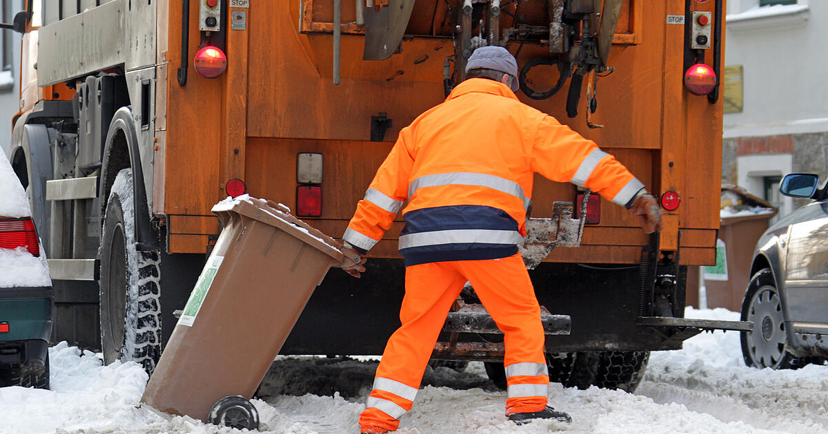 Müllabfuhr kapituliert vor Schnee-Chaos - immer mehr Regionen betroffen