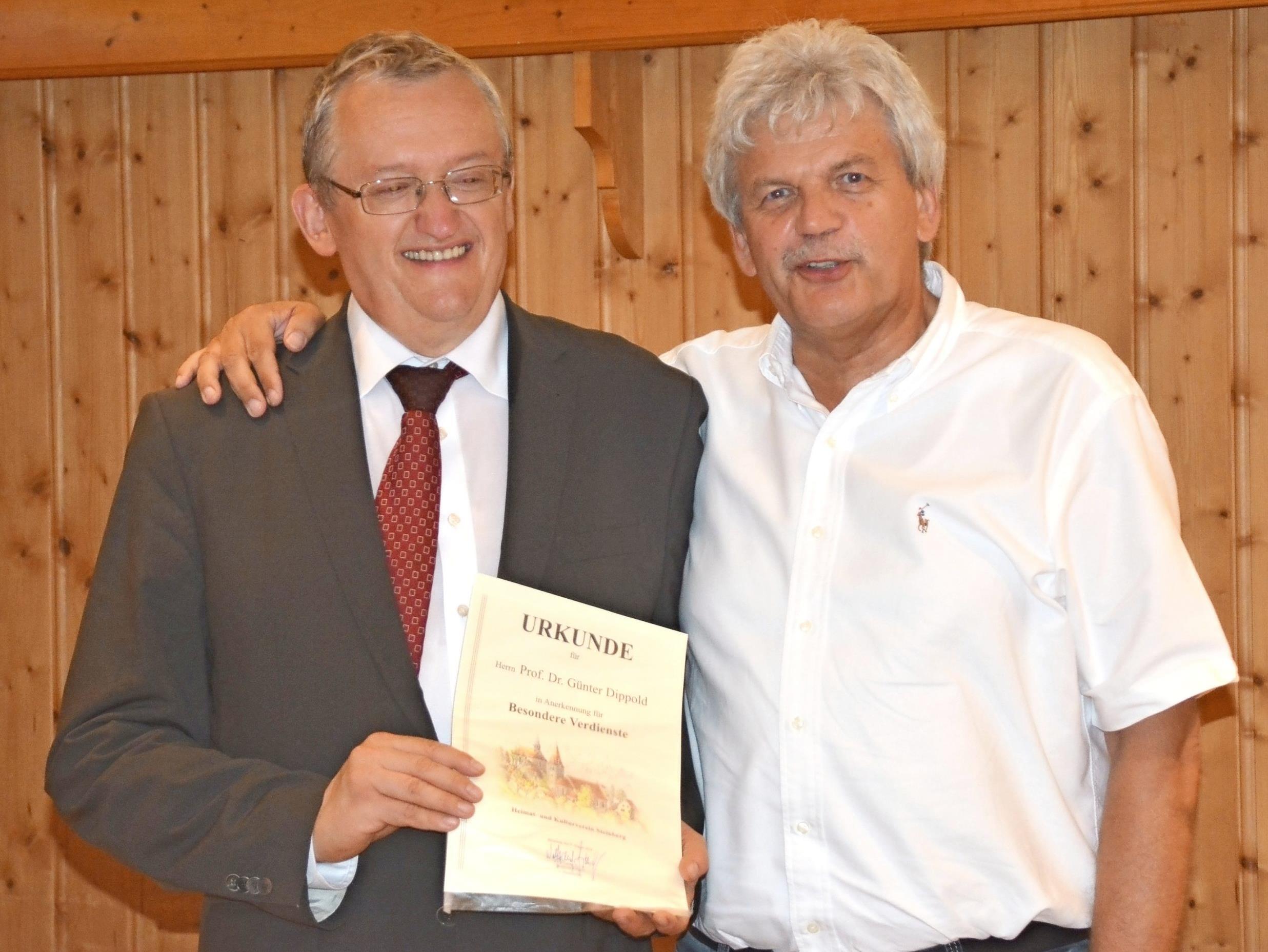 Steinberg ehrt den Bezirksheimatpfleger