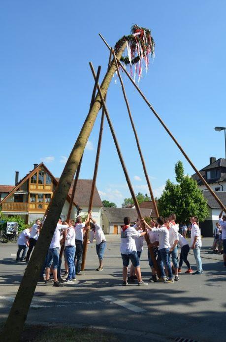 Kerwa in Etzelskirchen: jede Menge Spaß