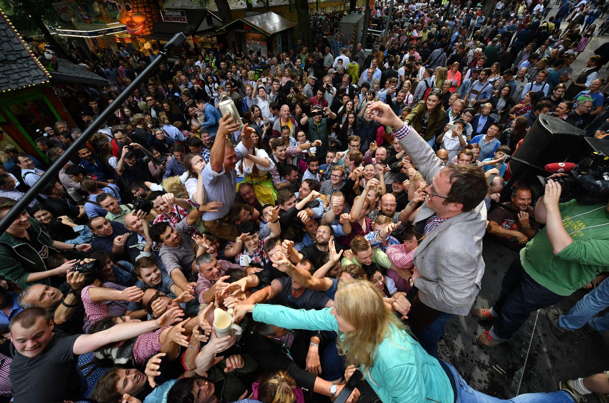 Bergkirchweih in Erlangen: Der "Berch" ist offiziell eröffnet ...
