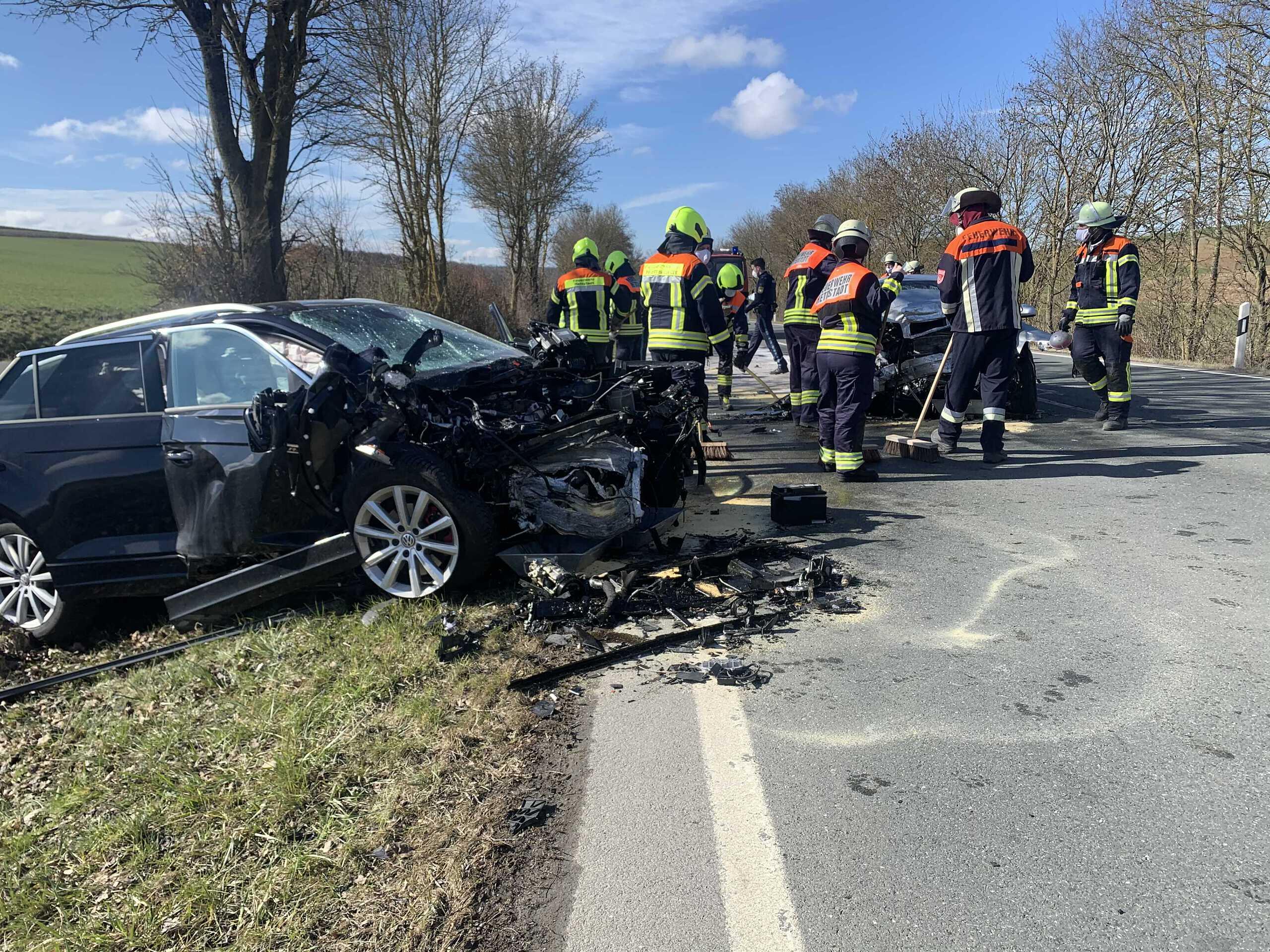 Unterfranken: Zwei Schwerverletzte bei Unfall auf B8