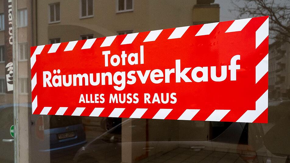 Räumungsverkauf beim Traditionsgeschäft "Mengin" in Erlangen