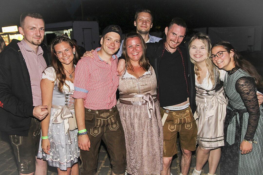 1000 Jahre Burgebrach: Troglauer live - Hier gibt es alle Fotos ...