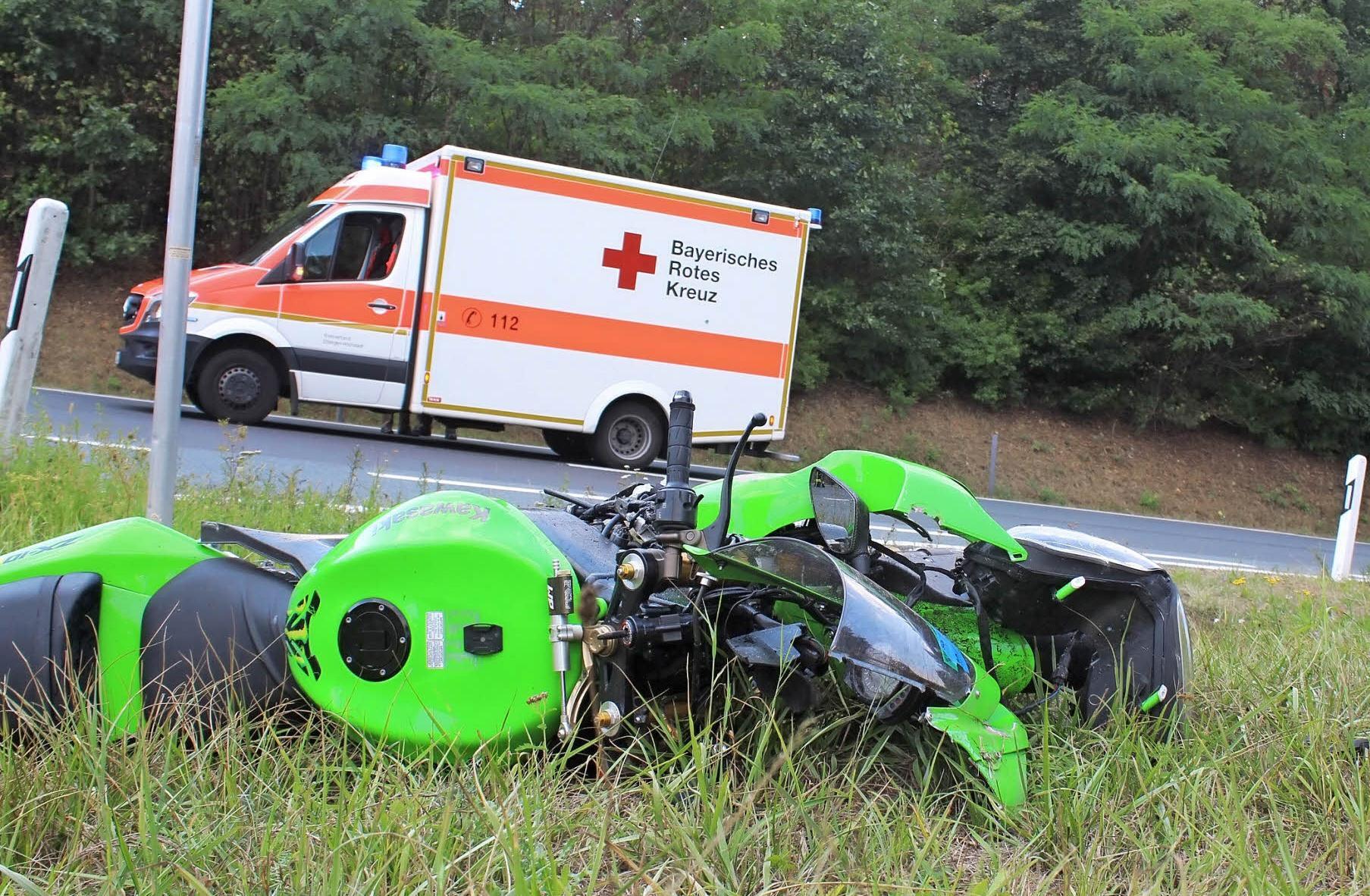 Motorradfahrer bei Unfall nahe Mühlhausen schwer verletzt