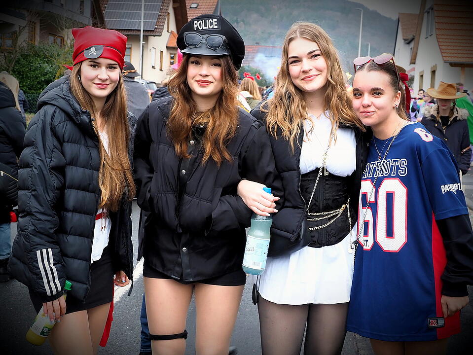 Faschingszug 2024 in Steinach an der Saale - Wir haben die schönsten ...