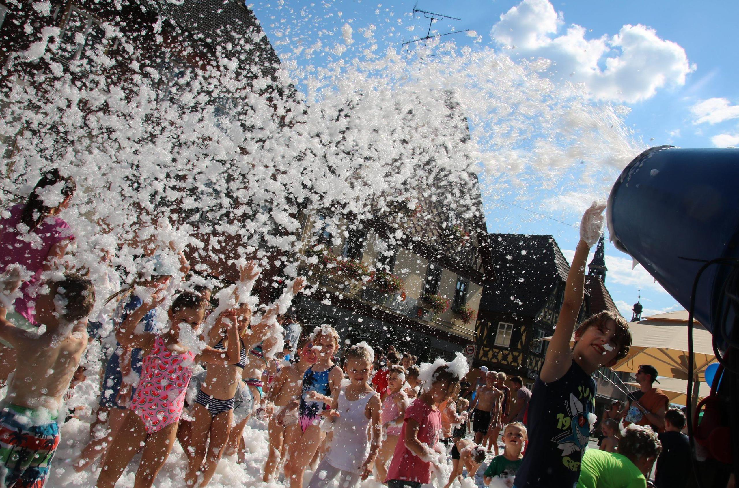 Schaumparty machte Kinder glücklich