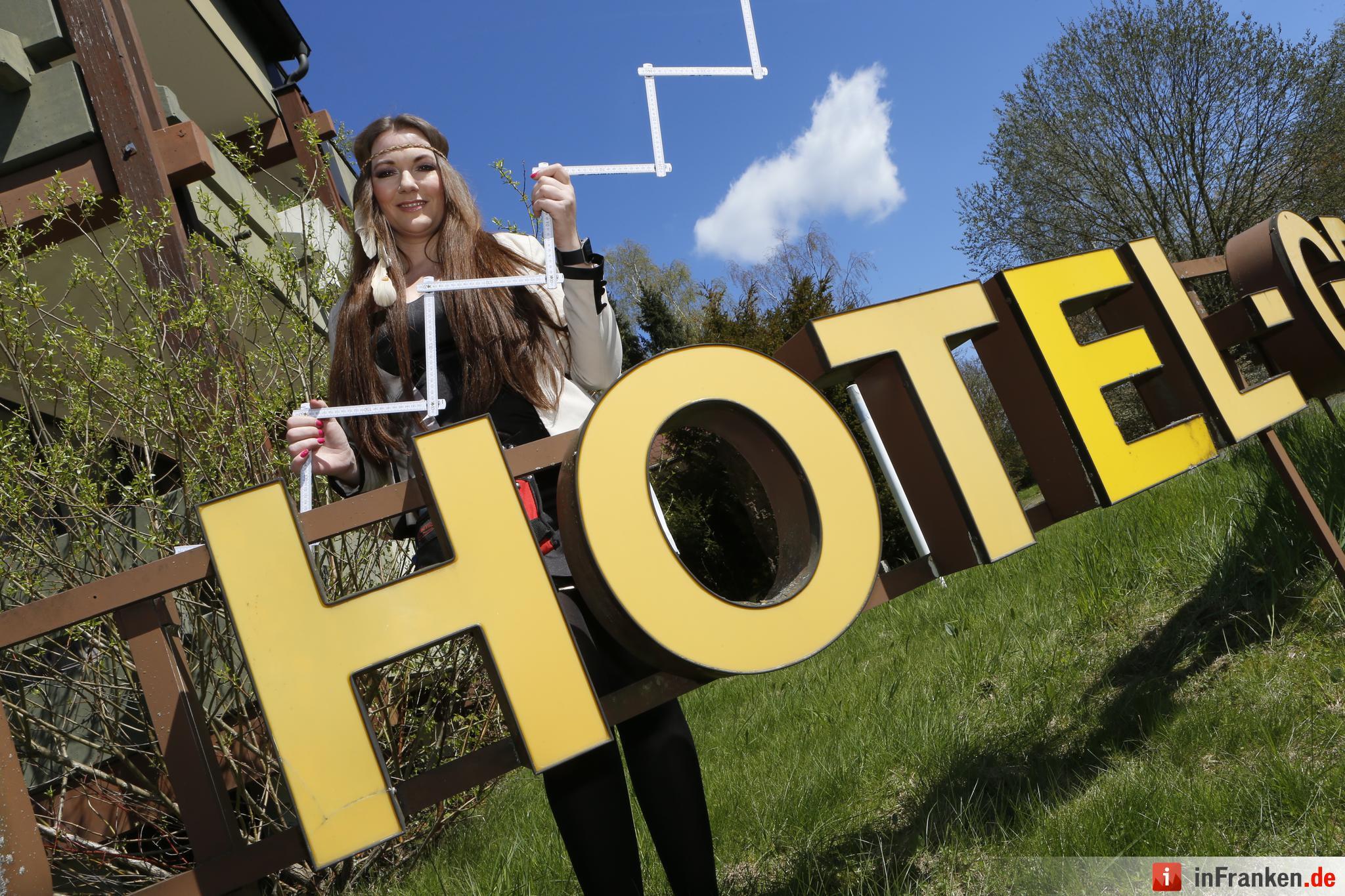 Bilder von: Angie Katze eröffnet Schlagerhotel