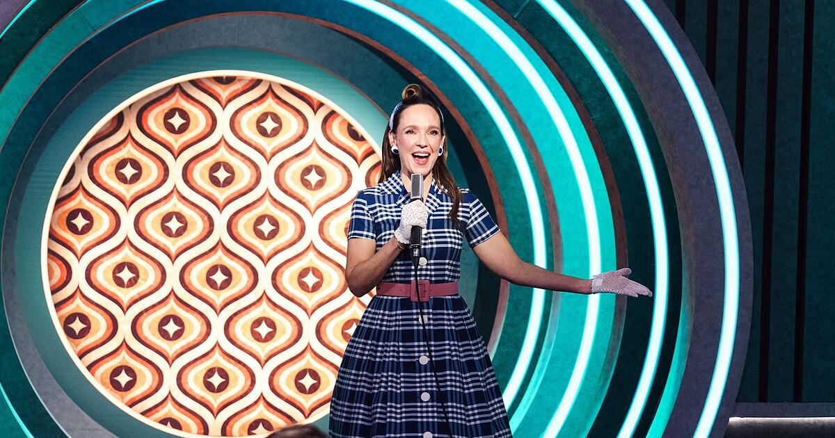 "Linksgrün-versiffte Hexe": Carolin Kebekus zeigt sich im Jahr 2033 auf ...