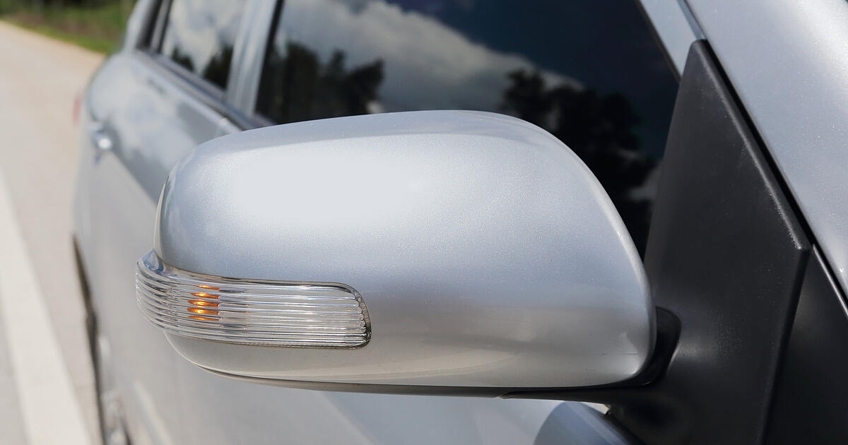 Wann und wie lange muss man beim Autofahren blinken?