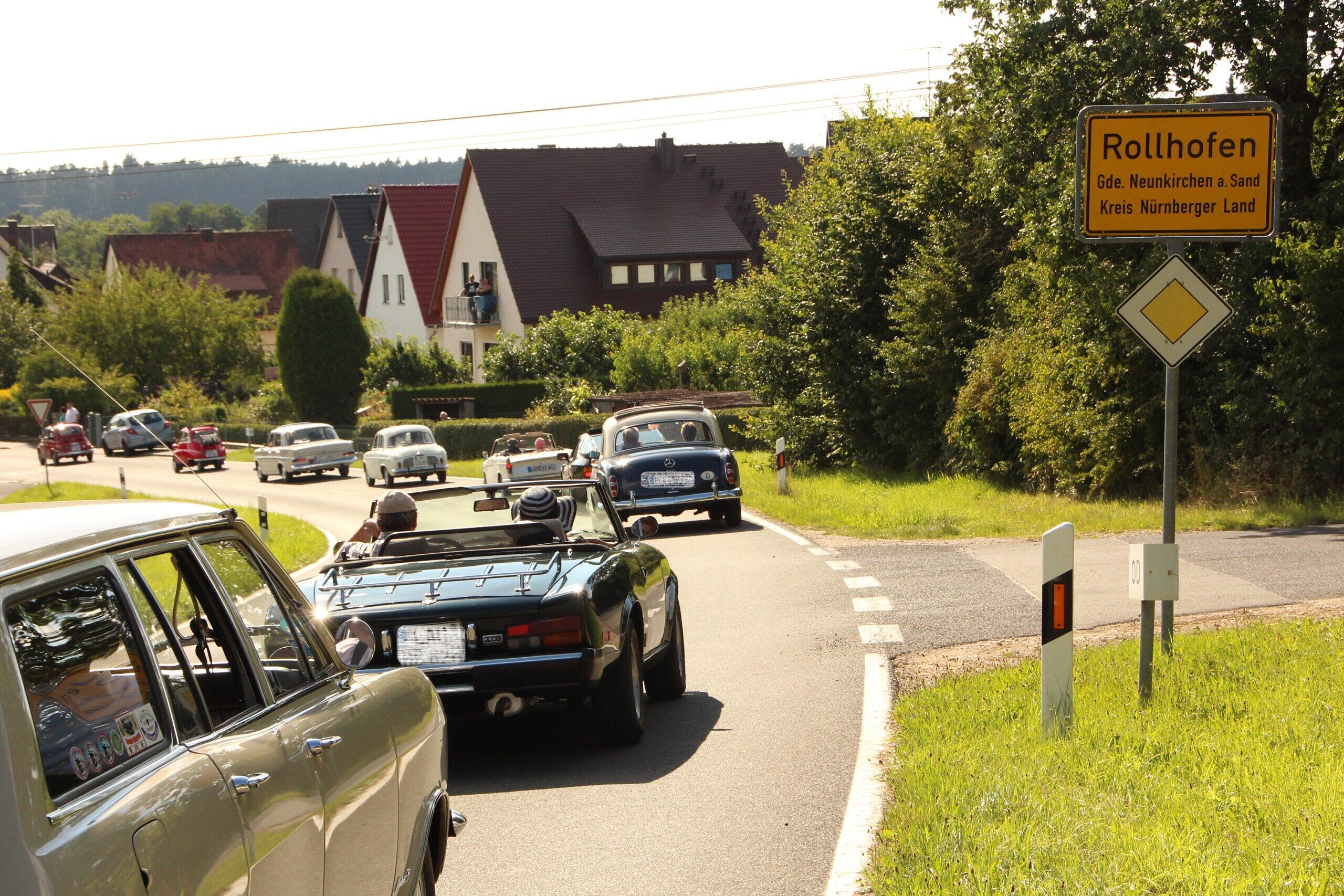 Rollhofener Kirwa-Ausfahrt 2023: Mit über 85 Fahrzeugen von ...
