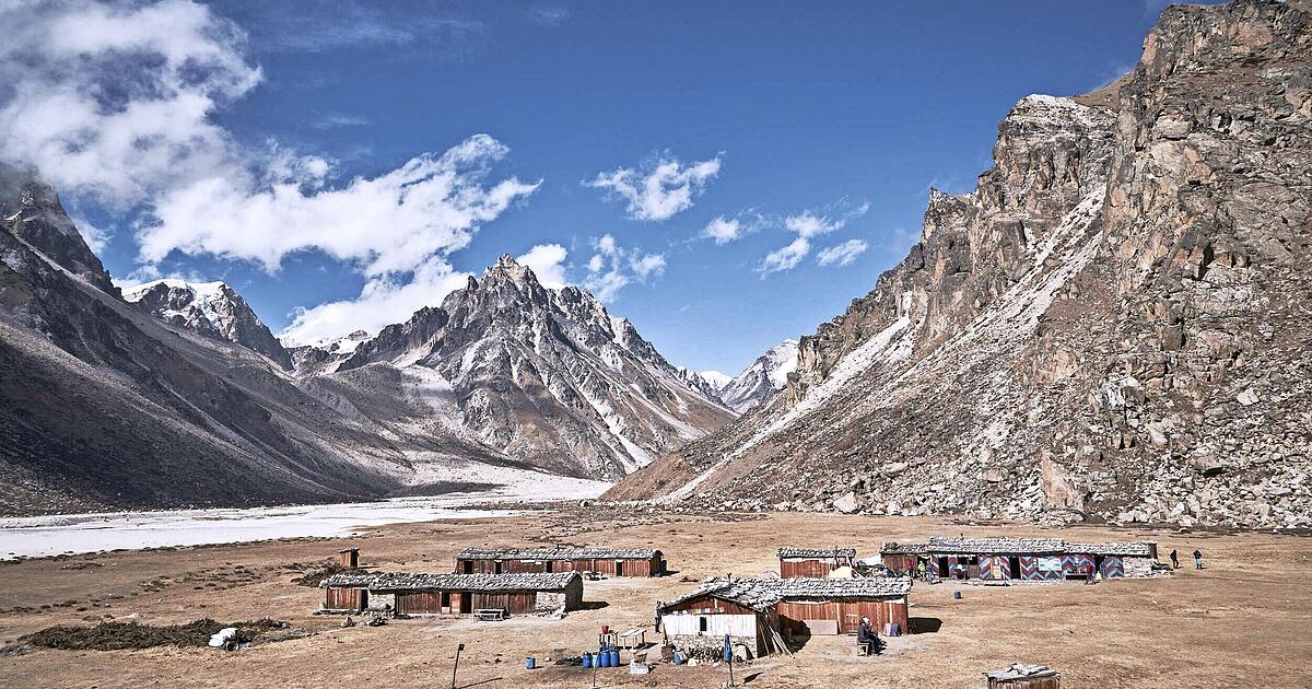 Bildervortrag zeigt wilde Berglandschaft Nepals