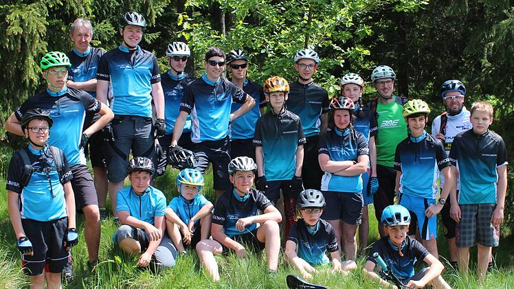 Mountainbiker lernen vom Weltmeister