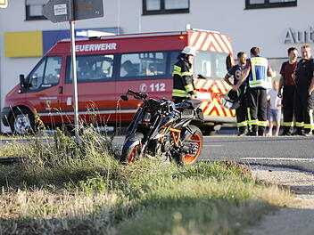 Roßtal: Schwerer Unfall - Krad frontal gegen Auto gefahren