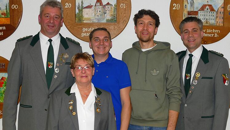 Nach 32 Jahren im Vorstand und 21 als Dornheimer Schützenmeister hört ...